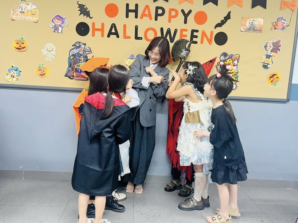 HALLOWEEN AT NEWTON: A JOYFUL AND COLORFUL CELEBRATION - Trường Phổ ...